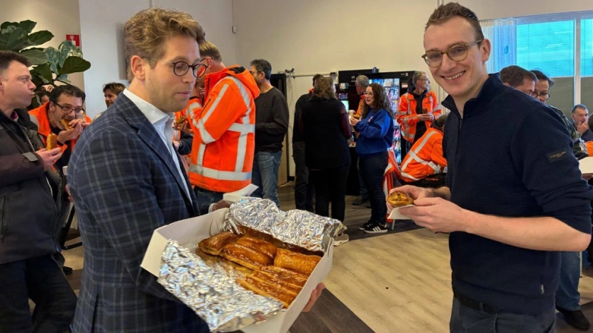 Wethouders verrassen buitendienst met broodjes vanwege inzet bij ...