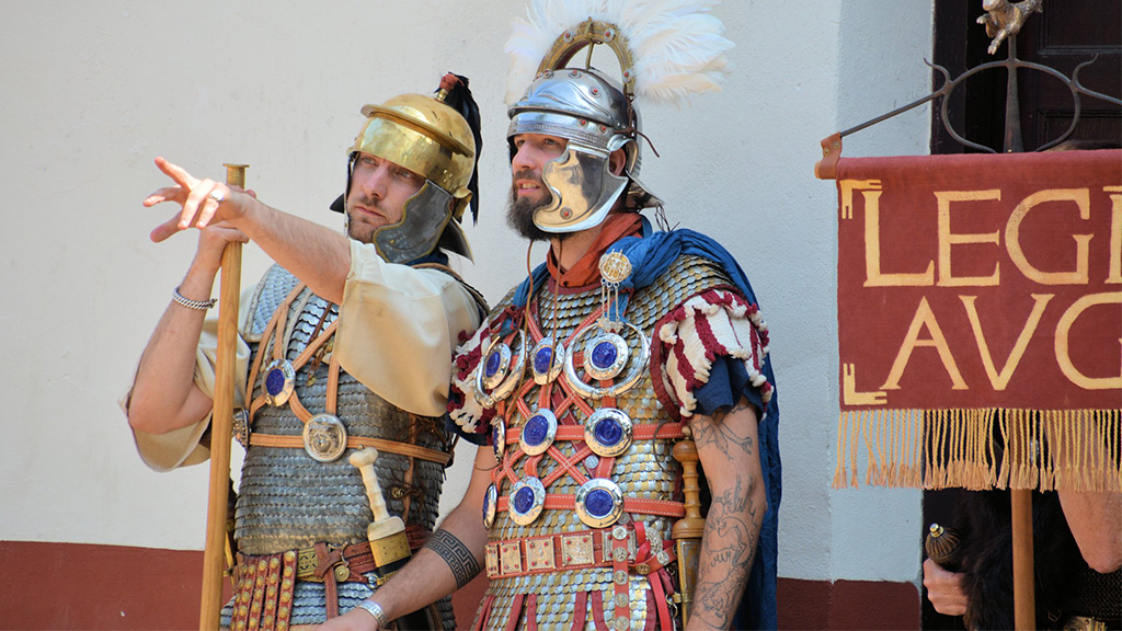 Romeinen veroveren Museumpark Archeon tijdens Internationaal Romeins ...