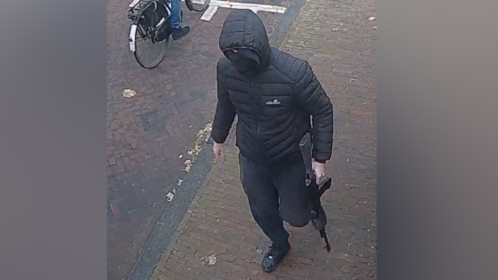 Aanslagplegers worden binnen uur gearresteerd dankzij camera’s boven ...
