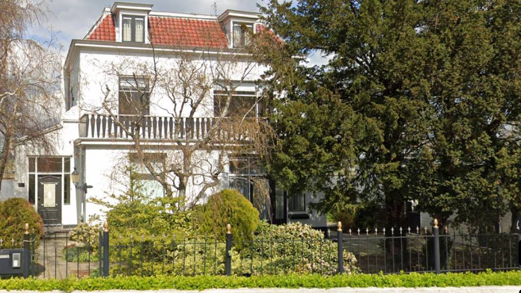 Tijdelijke opvang tien dak- en thuislozen in Alphense villa start ...