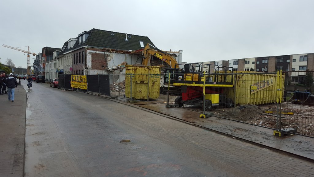 Hoe gaat inhijsen Koningin Julianabrug vandaag in z’n werk? - Studio Alphen